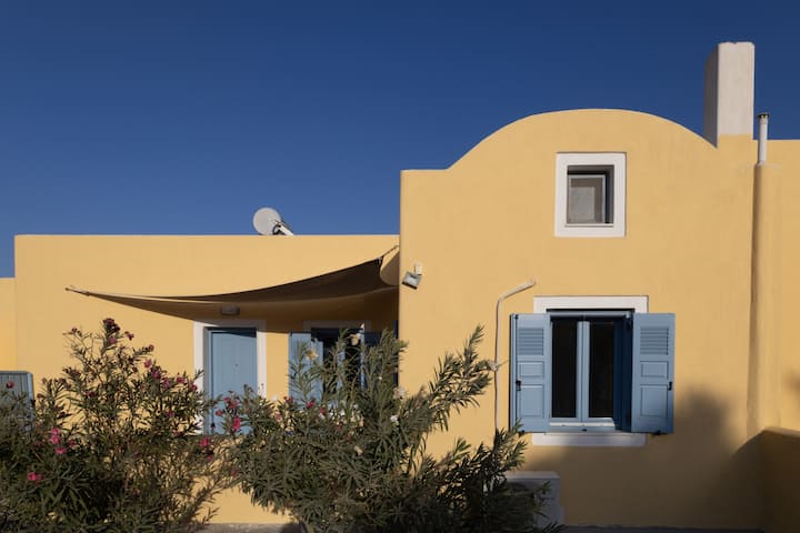 Villa Bonita Private Traditional House - Santorini