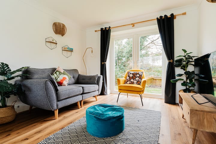 Refurbished Two Bedroom Town Centre Apartment - Stratford-upon-Avon