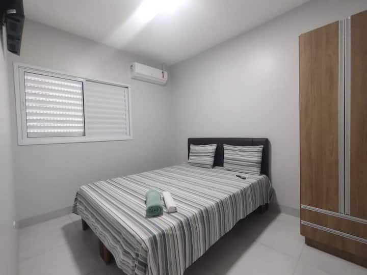 Apt. 04/wi-fi 600mb/próx. Aeroporto/ar Condic.t - Uberlândia