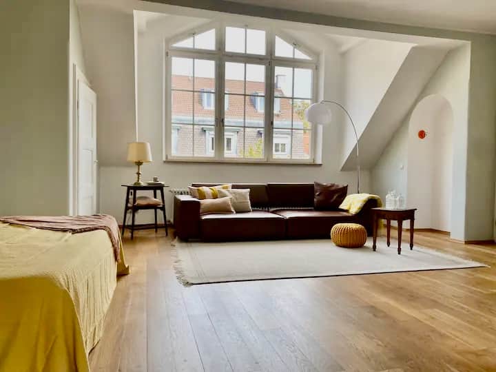 6 Bedroom Townhouse, 2700sqf, Garden, 2 Terraces - München