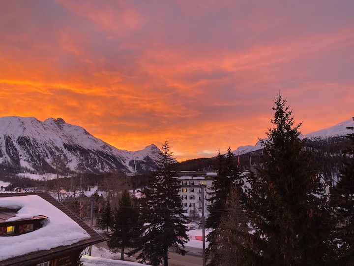 Beautiful House, Mountains View. - Samedan