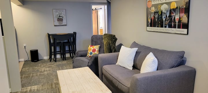 No Sharing - Living Room/kitchenette/bath/bedroom - Rochester, NY