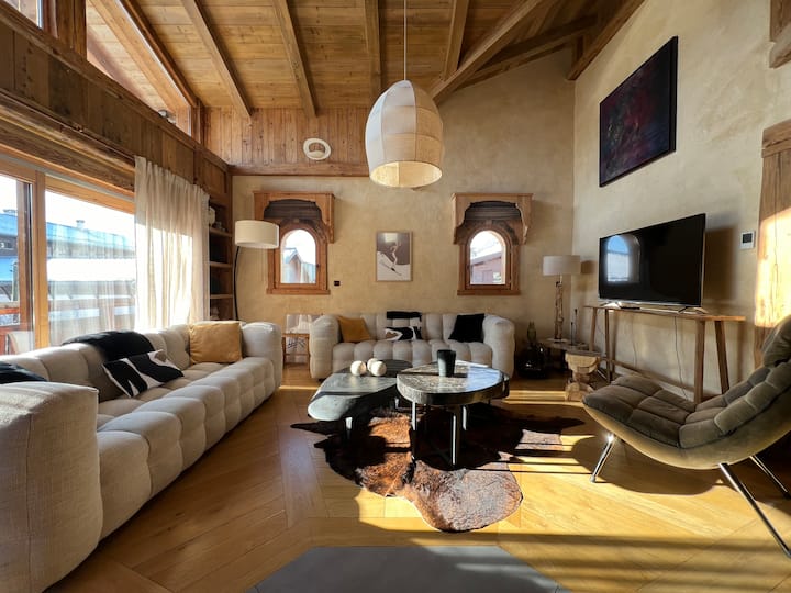 Chalet Megève Proche Du Centre. Nouveau Mobilier - メジェーヴ
