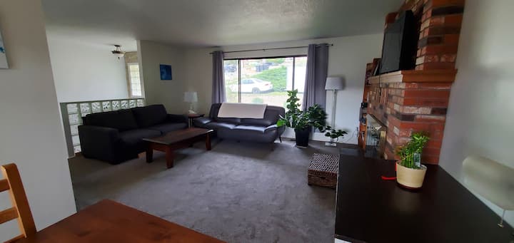 Quail Country Airbnb - Lake Country