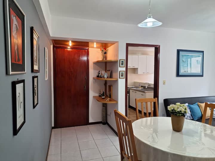 Apto 1 Quarto C/ar Na Quadra Mar, Família E Casal. - Balneário Camboriú