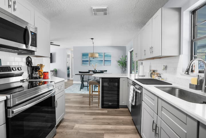 Adventure Coast: 3/2 Heated Pool, Fenced Yard - Spring Hill, FL