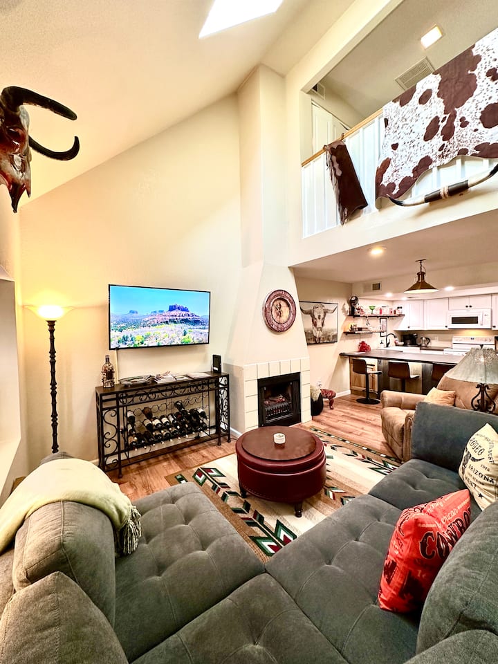 Uptown Cowboy - Best Location & Majestic Views! - Sedona, AZ
