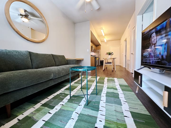 Irvine 1b1b Sunshine Room Dj Plz - Irvine, CA