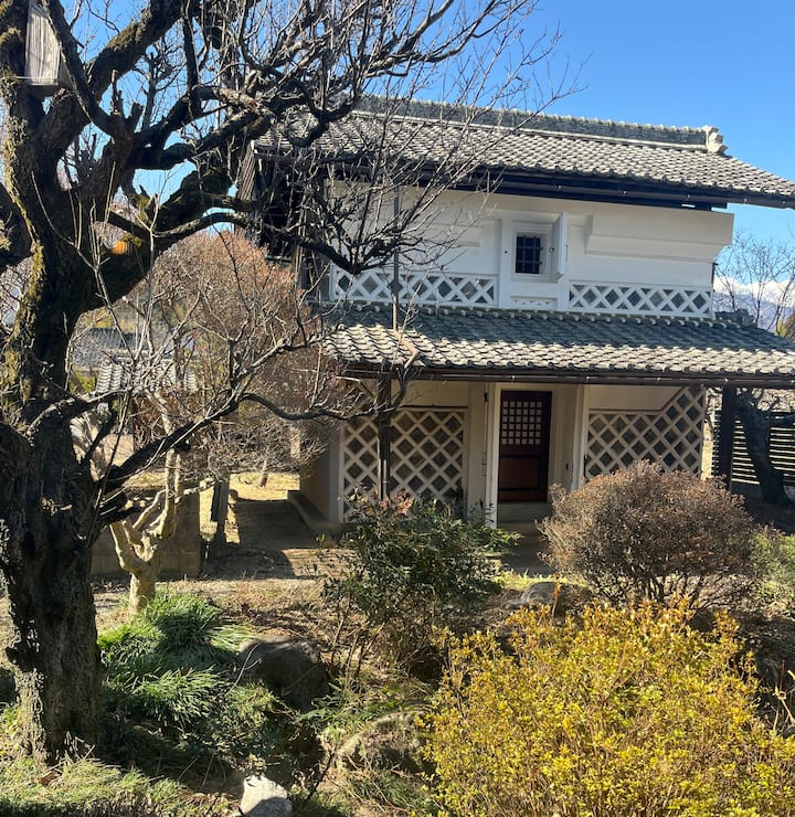 120年前の蔵に泊まれる、南信州の静かな土の家（furumachitei） - Ina