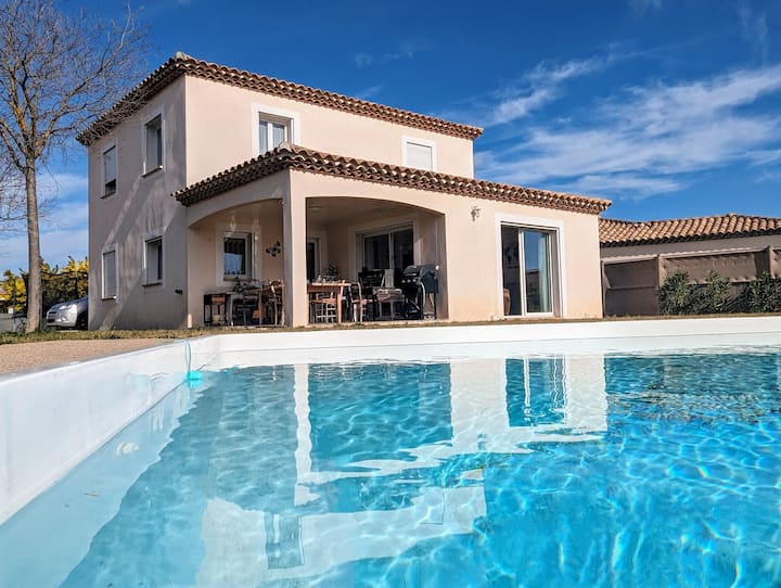 Villa Charme Près Mer
Piscine*clim*parking Privé - Cuers