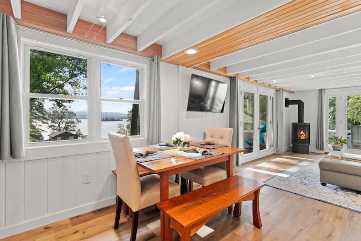 Renovated Lakefront Lg-sandy Beach-ev & Pet Ready - Lake George, NY