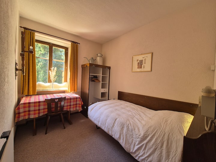 Chambre Simple Et Vintage Au Cœur De Kippel - Kandersteg