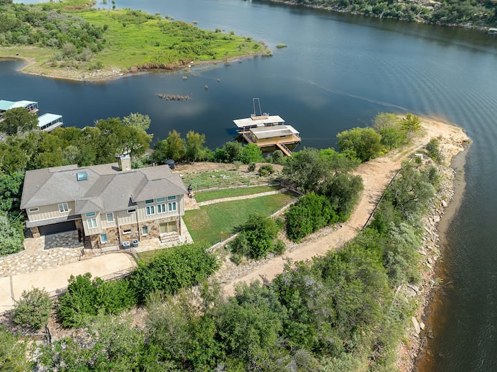 Private Escape Theater, Water, Patio, Game Room! - Spicewood, TX