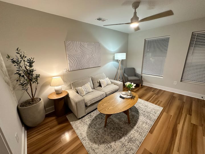 Brand New! Beautiful Downstairs Apt In Modern Home - Atlanta