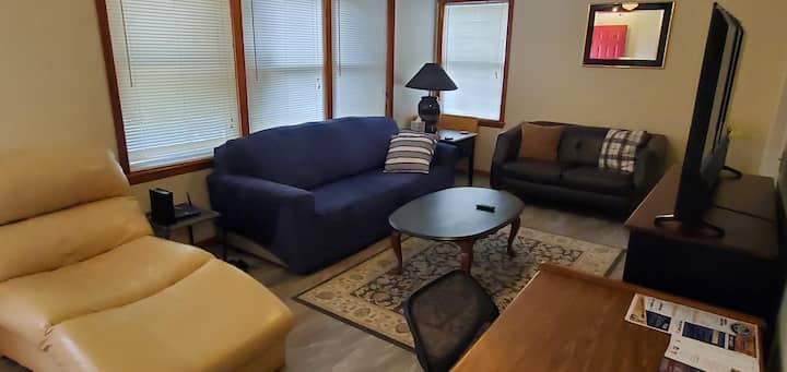 Spacious Apt 2 Bdrm Now W/3 Queen Beds, A/c , W/d - Sodus Point, NY