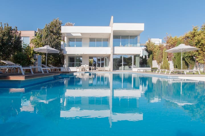 Emerald Luxury Seaview Villa: Private Pool, Family - Northern Cyprus