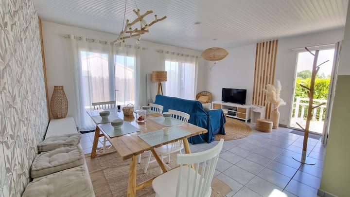 Maison à La Décoration Soignée - Préfailles