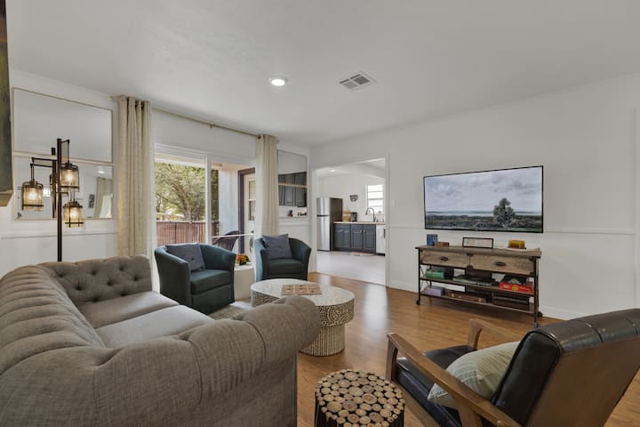 Stylish Abode | Minutes To Main St! - Fredericksburg, TX