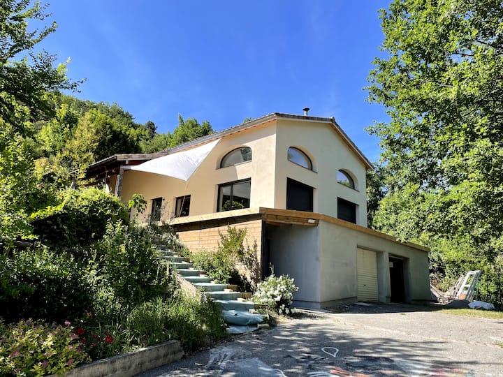 Piscine + Calme + Design - Crest