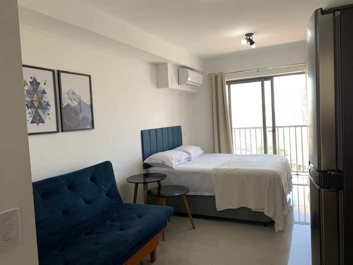 Subway, Pubs And Restaurants - Pinheiros