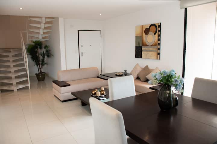 Penthouse Frente Al Mar En Playa Murciélago - Manta