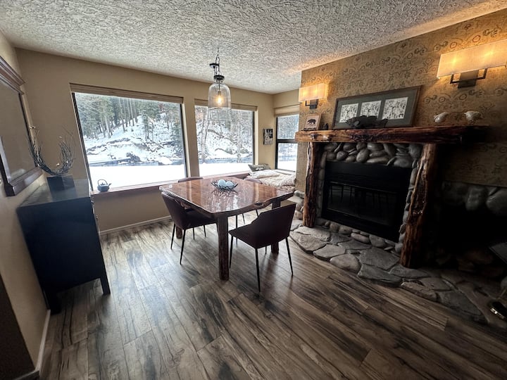 Peaceful Riverside Mccondo - McCall, ID