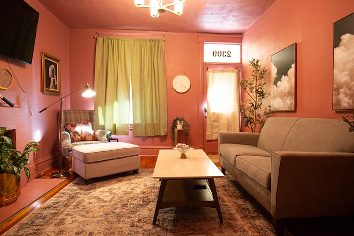 Cloud King Bed Apt In Benton Park W/ Record Room - St. Louis, MO