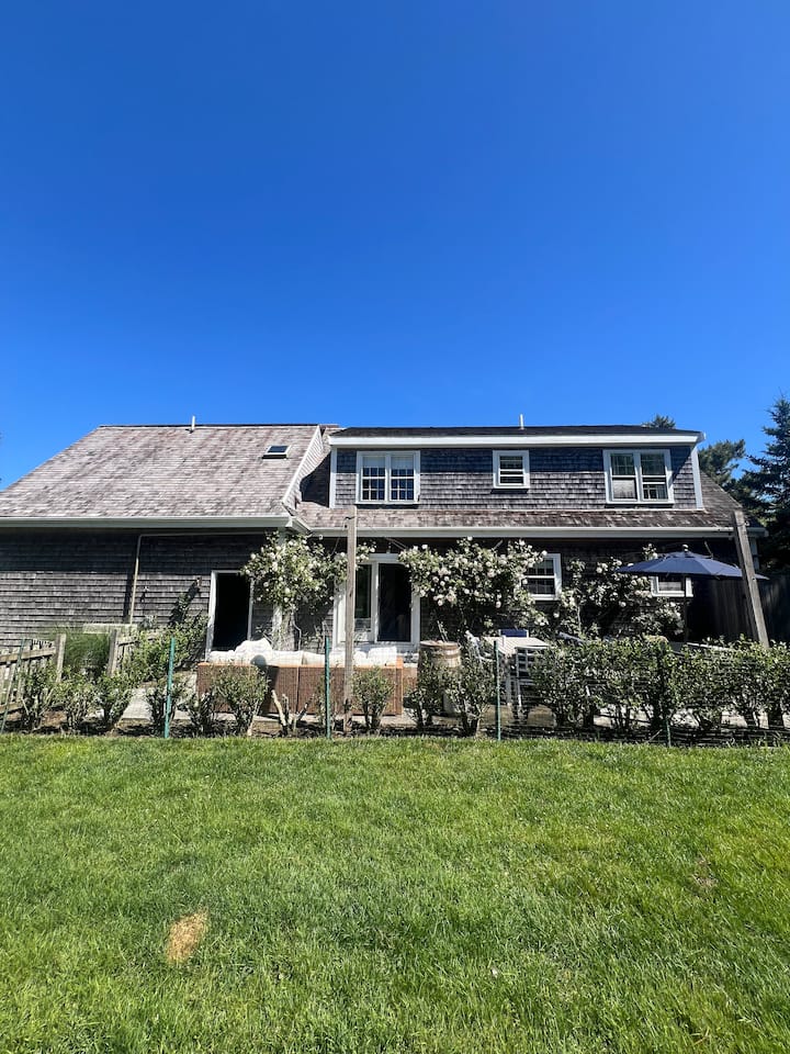 Quiet Quidnet Home - Available August & September - Nantucket, MA