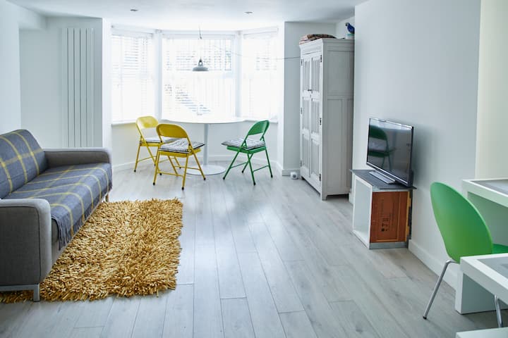 Large Private Studio Flat - London