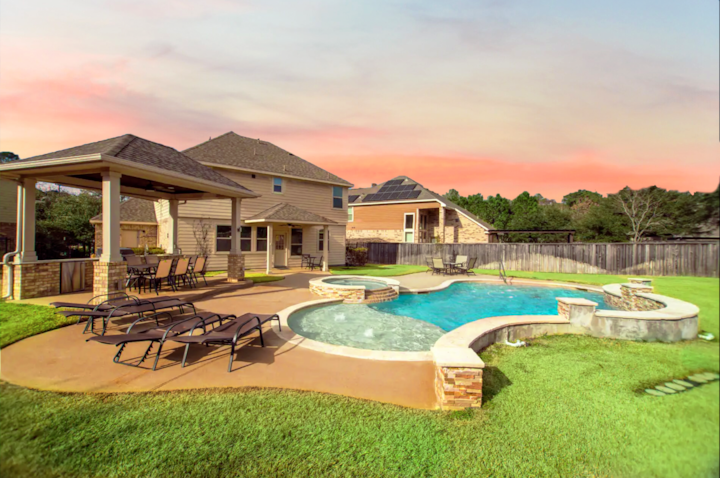 Incredible Poolside House For 8 In The Woodlands - The Woodlands, TX