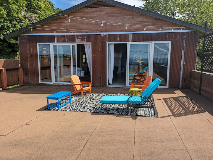 Skytop Studio - 31+ Day Rental No Occupancy Tax - Astoria