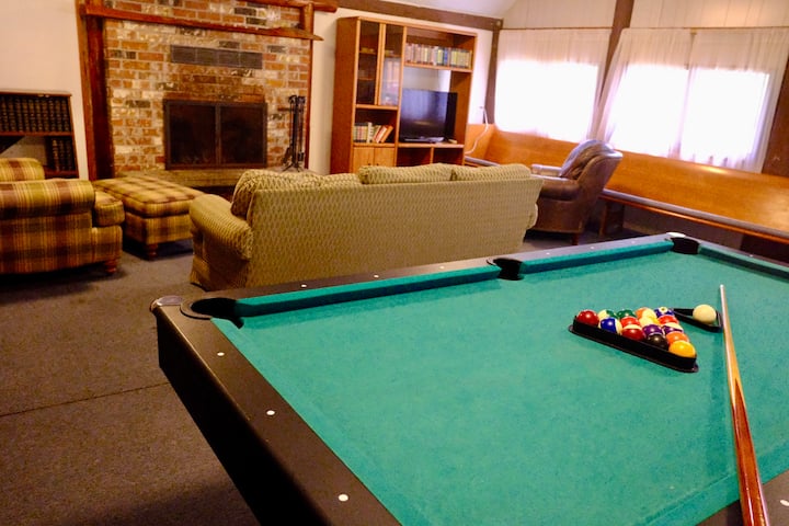 Front Lodge At Rainier Lodge (0.4 Miles) - アッシュフォード, WA