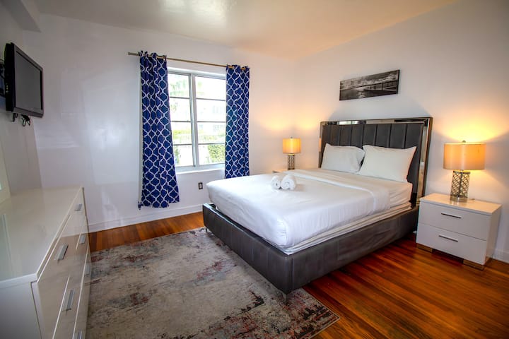 Spacious 1 Bedroom 1 Bath Apt. With Pool Access - South Beach, FL