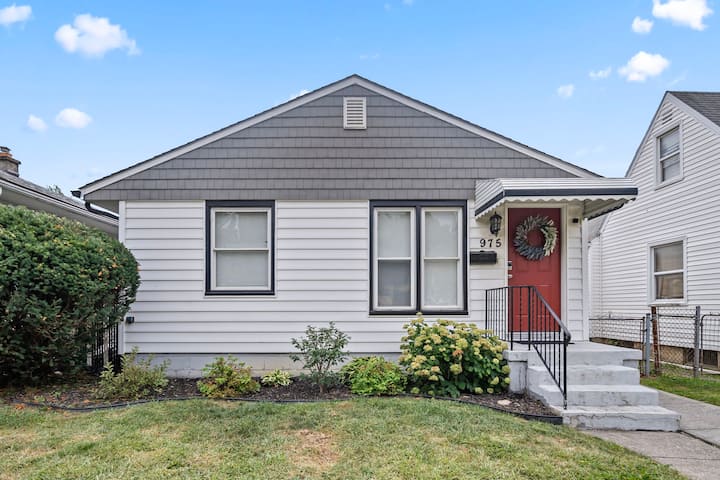 Cozy 3-bdrm2-bath Home, Sleeps6 - Columbus, OH
