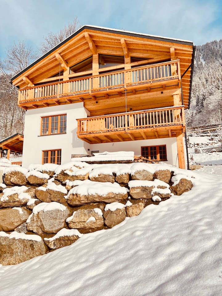 Großes Bergchalet Mit Spa, Sonnenbalkon & Garten - Gargellen