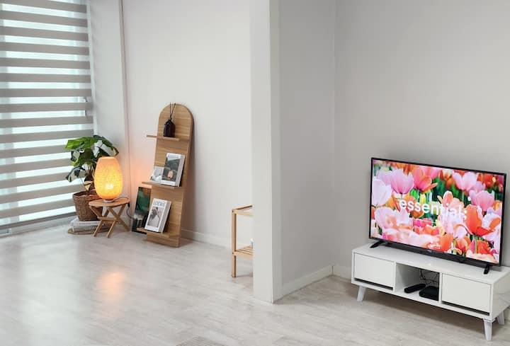 [M.03]내집같은 단독주택/해운대역¤해리단길속/조용함/최대3인/넓은거실/취사가능/넷플릭스 - Pusan