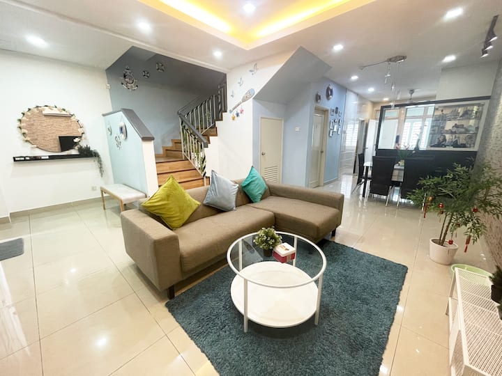 M99 Homestay-austinperdana Spacious 5-bedroom Home - Johor