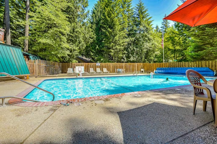 Cozy Mt Hood Cabin -King Bed- Pool Opens June 14! - Oregon