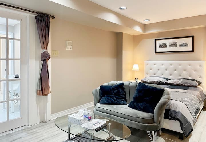 Vss-private Restroom-tranquil Retreat Suite - Toronto