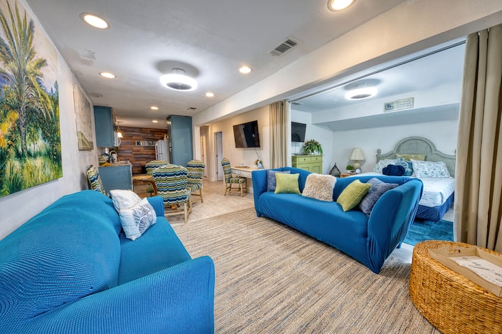 Pet-friendly 4br • Near Mardi Gras Parades - Gulfport, MS