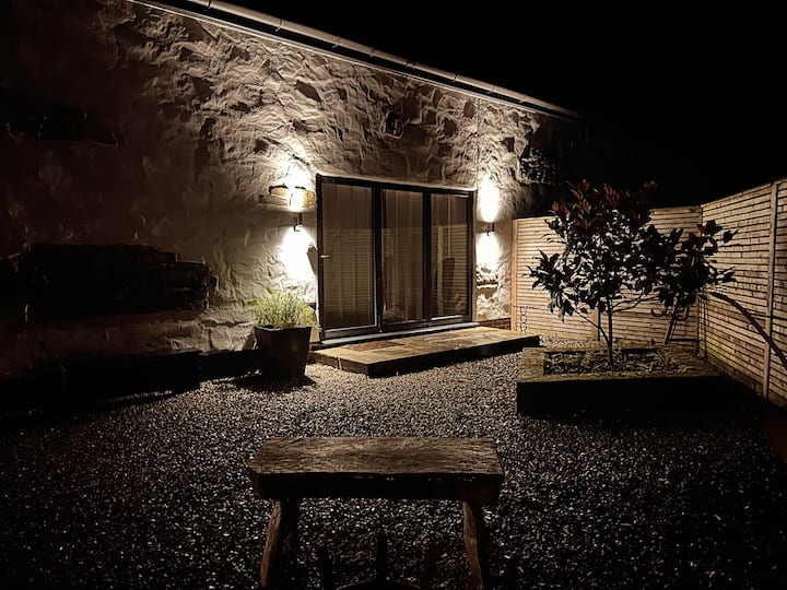 Cedar - A Stylish, Memorable & Comfortable 5* Barn - Haverfordwest