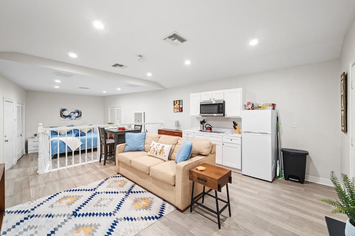 Black Friday Deal! Glam It Up Studio~by San Marco - Jacksonville