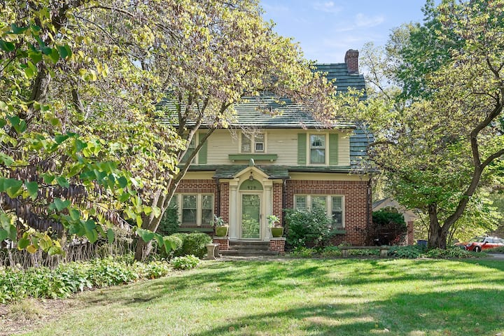 Cozy Home In Historic Westwood Hood - Des Moines, IA