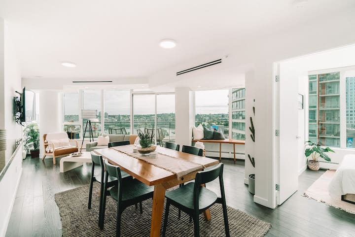 Arbutus Flat | A Cozy, Aesthetically-driven Stay - Vancouver