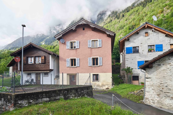 Waterfall House (Art & Design, Swim, Bike & Ski) - Madesimo