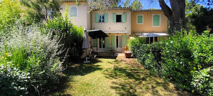 Bastide L 2 Ch L Piscine L Jardin L Golf - Pélissanne