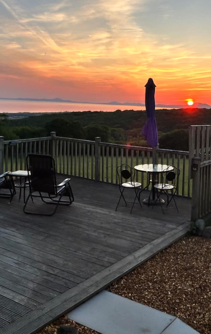 Luxury Hut With Hot Tub & Sea/mountain View’s - North Wales