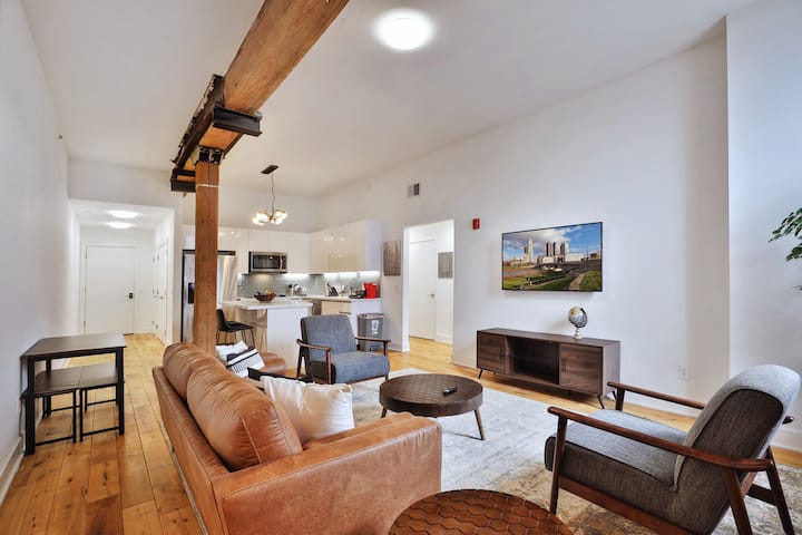 Mid-century Downtown Loft (Free Parking) - Columbus, OH