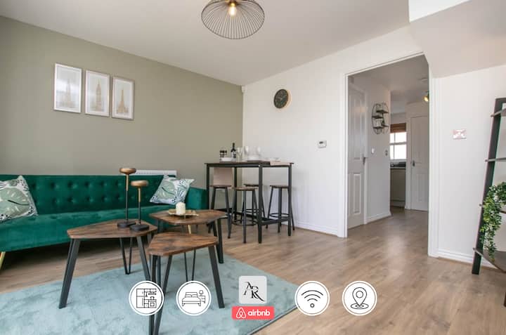 Family | Business | 2 Bedroom House | Free Parking - Colchester