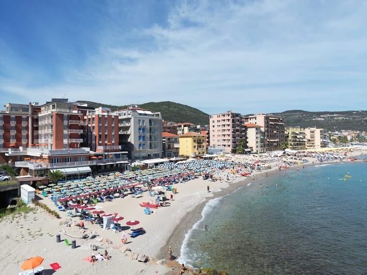 Alloggio Centrale Sul Mare Spiaggia Inclusa - Pietra Ligure